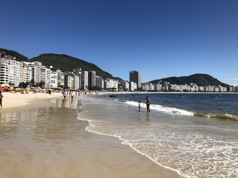 Praia de Copacabana: tour pela praia mais famosa do Rio - Passaporte ...